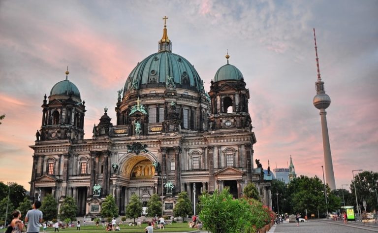 Ce poti face in Berlin - top 10 obiective turistice si atractii ale ...